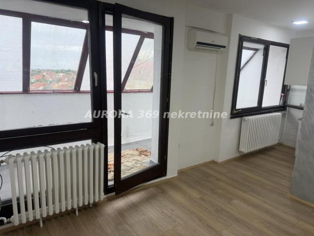 RUMA! SUPER POVOLJNA GARSONJERA 27m2 +TERASA