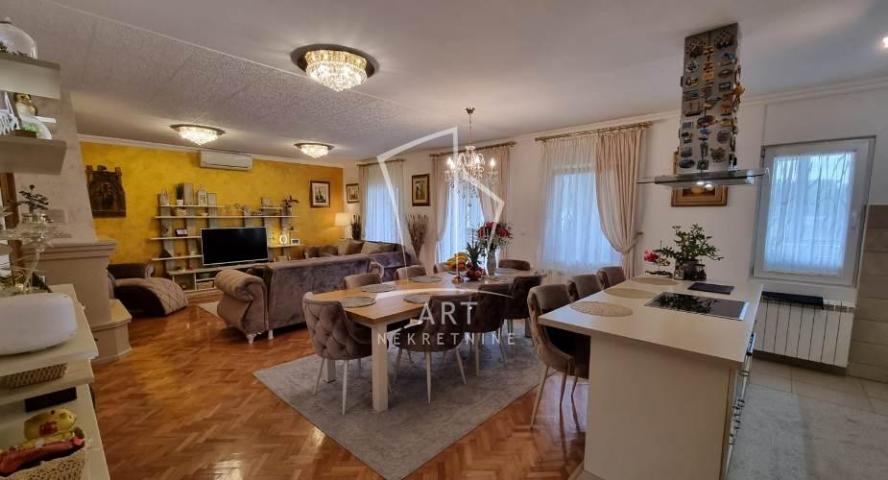 Luks kuća , 5.5ari, mereno 500m2 ID#14191