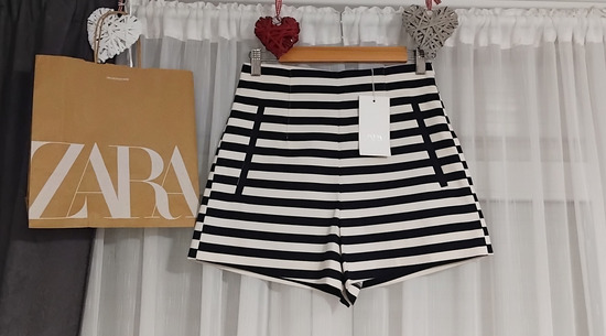 Prelep Zara mornarski dublji sorc sa etiketom S