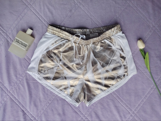 LIMITIRAN Under Armour Metallic Gold šorc M