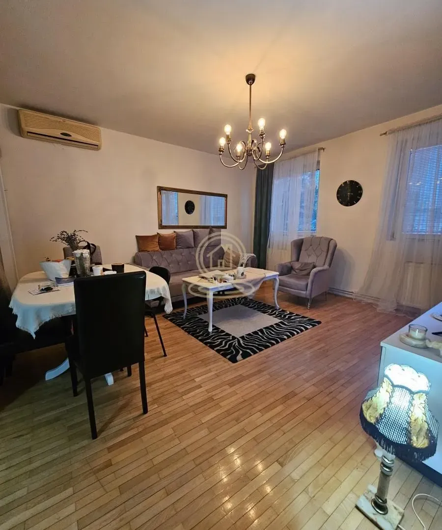 Izdavanje, trosoban stan, 65m², Centar, Kragujevac