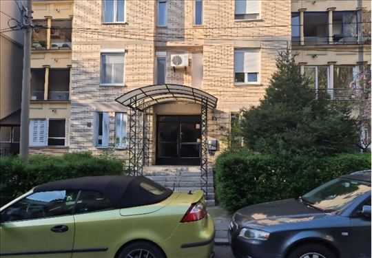 Vračar-Lamartinova, 93m2, novija zgrada, uknjižen