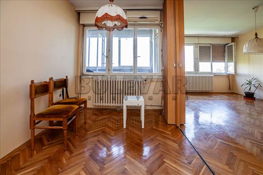 Odličan troiposoban stan na top lokaciji kod Parka