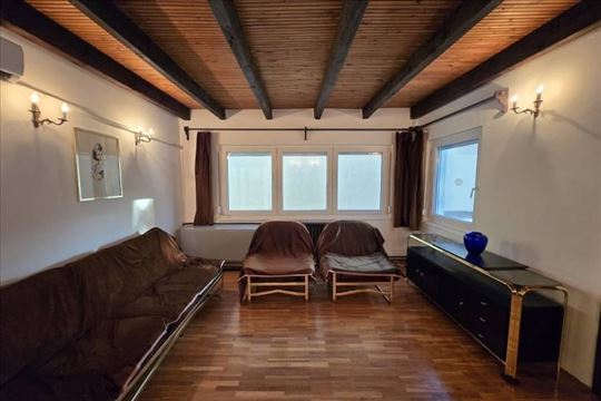 Stan sa garažom i dvorištem na Zvezdari, 102m2