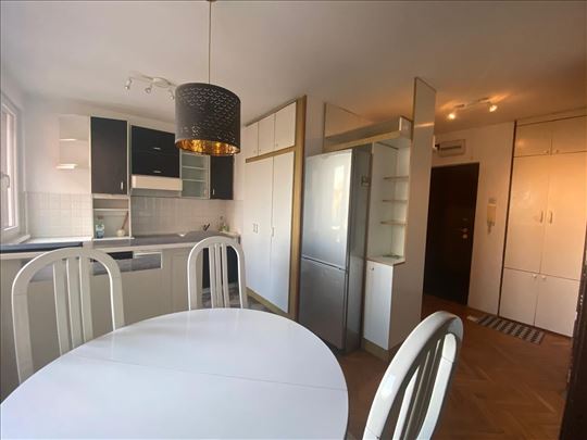 Izdavanje Karaburma, Danteova 65m2