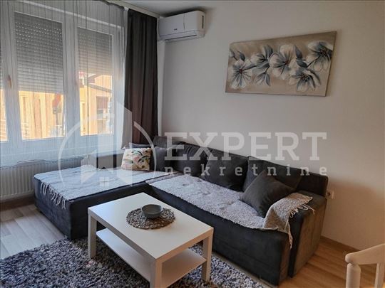 Izdaje se odličan stan kod Pravnog fakulteta, 40m2