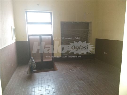 Prodajem lokal u centru Zrenjanina