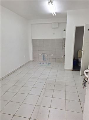Lokal, Banovo brdo, 19m2