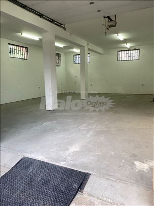 Izdaje se Magacain na Altini (100m2)