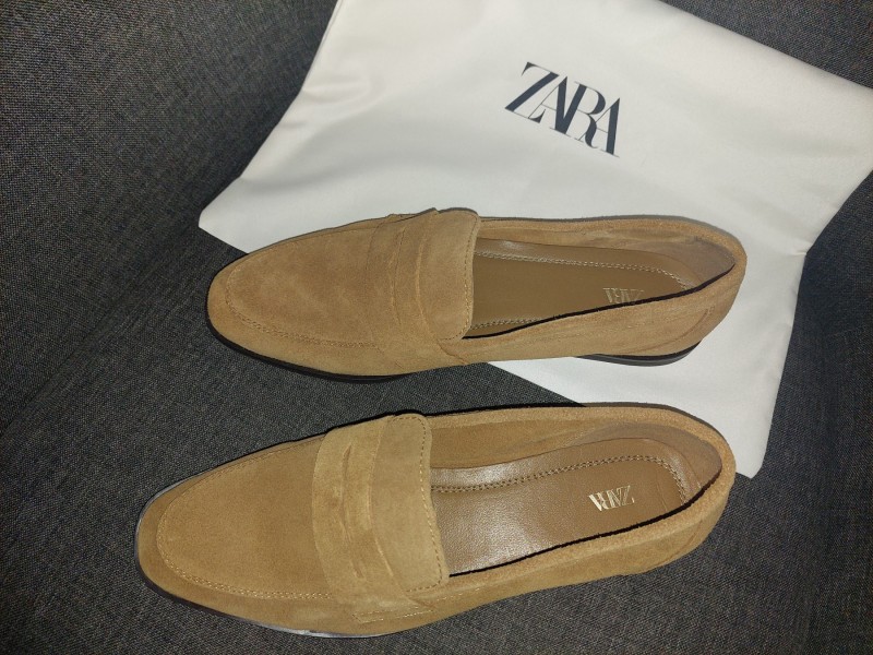 ZARA 40 & 26,5 NOVE