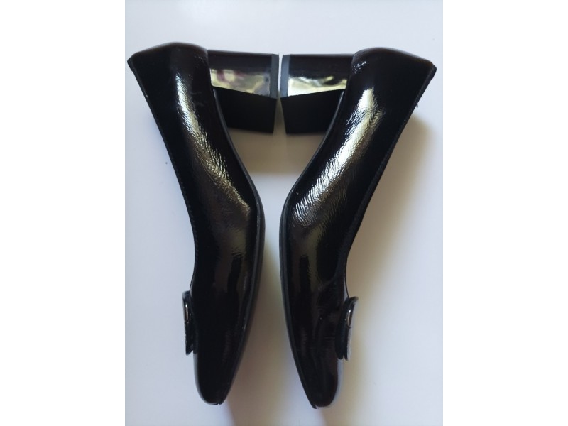 ARA CIPELE 39.5-25.5 cm PREDIVNE LAKOVANE