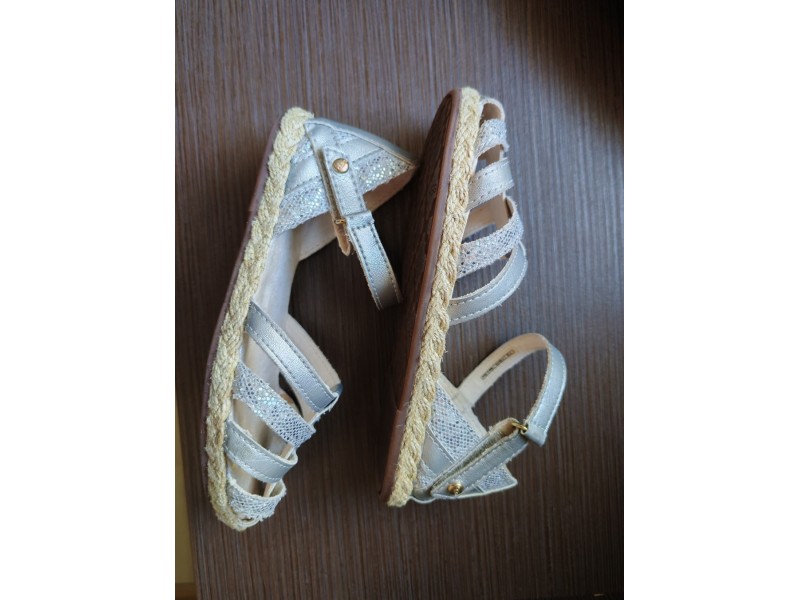 UGG sandale