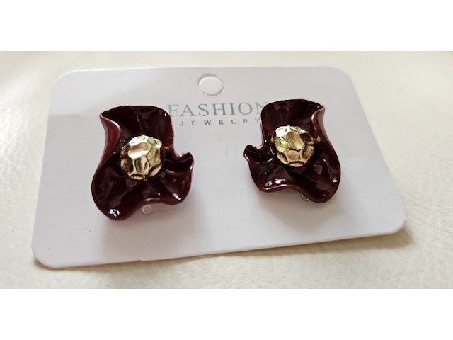 Burgundy Asimetric Floral stud minđuše, novo