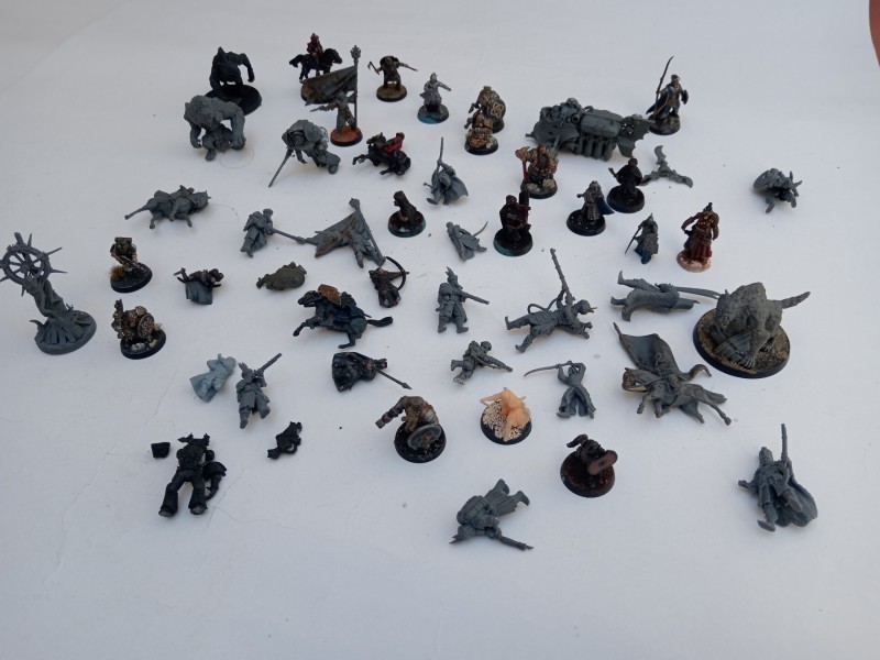 WARHAMMER FIGURICE ZA IGRU