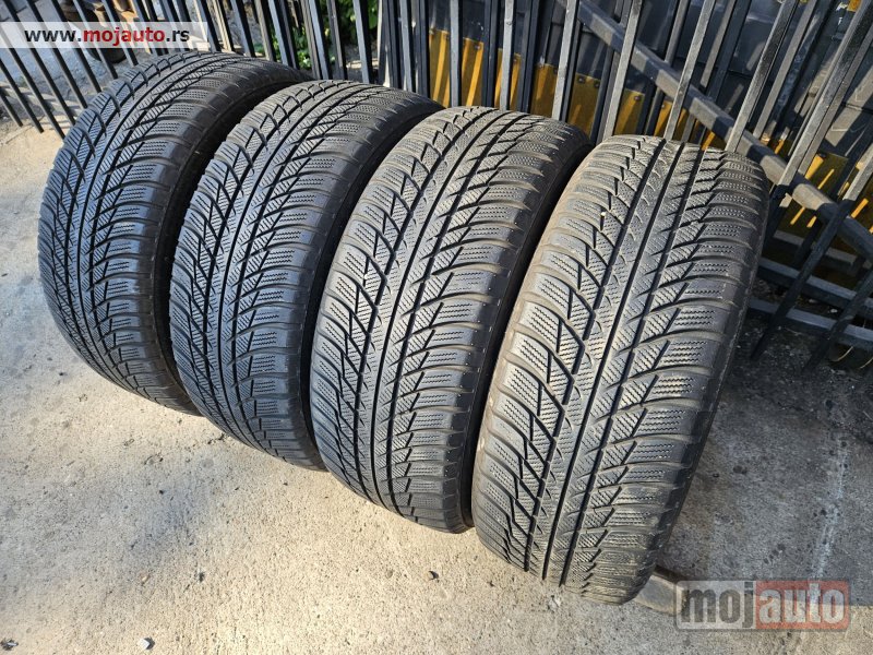 215-55-17 Bridgestone kao nove odlicne