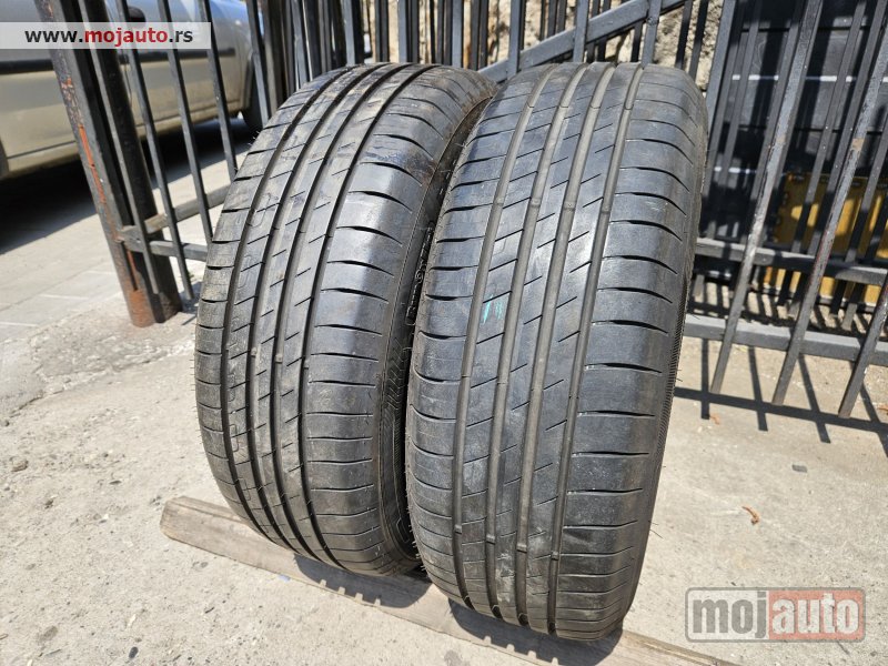 205-60-16 Goodyear kao nove odlicne