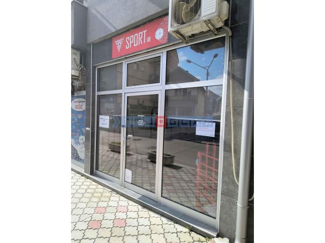 Izdaje se ulični lokal u centru Uba novogradnja