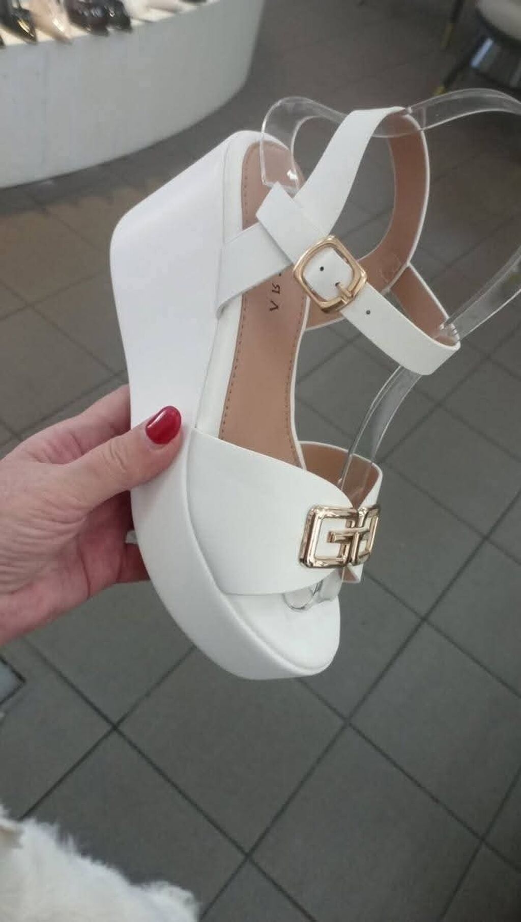 06. Proleće je tu Stigli su nam novi modeli Dostupni brojevi 36-41