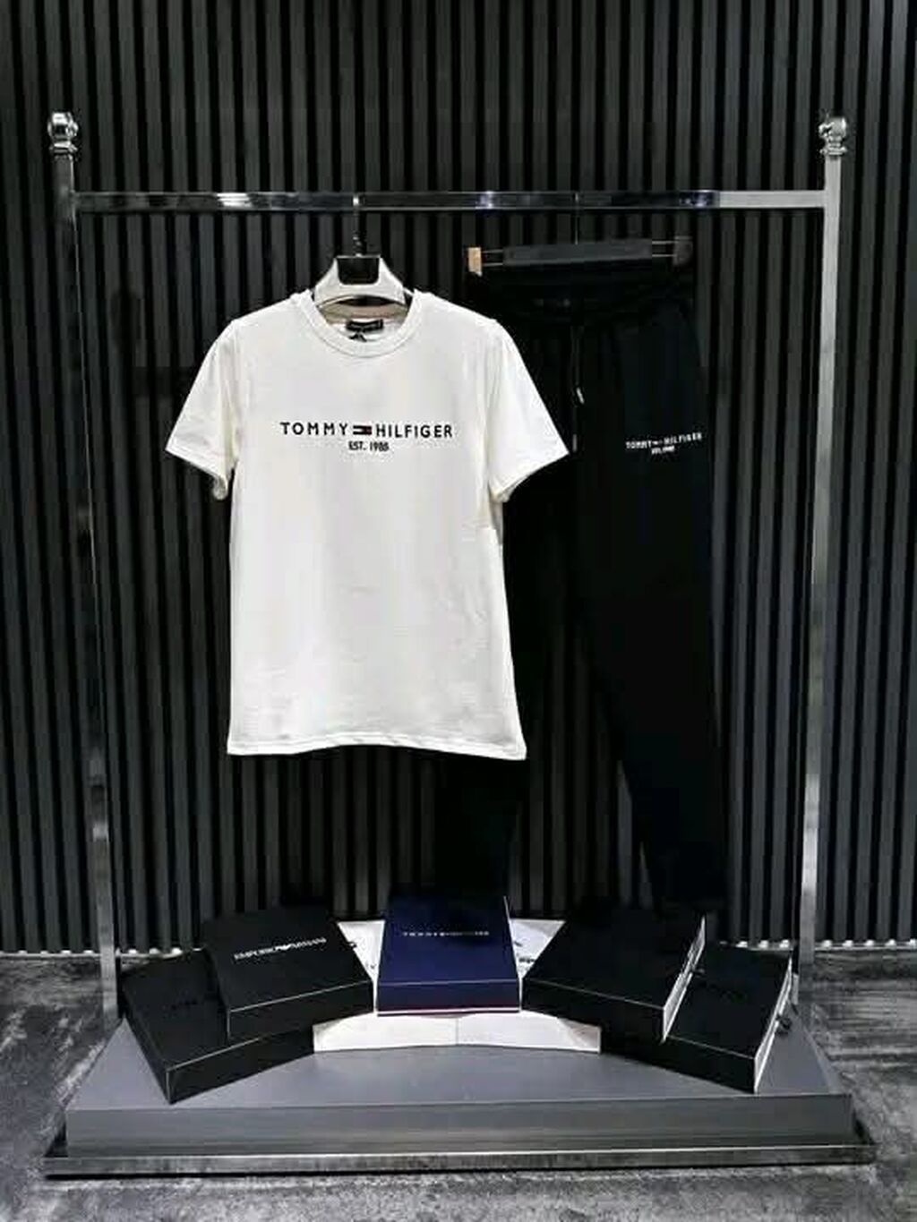Muški kompleti S,M,L,XL,XXL veličine za samo 3900din PK