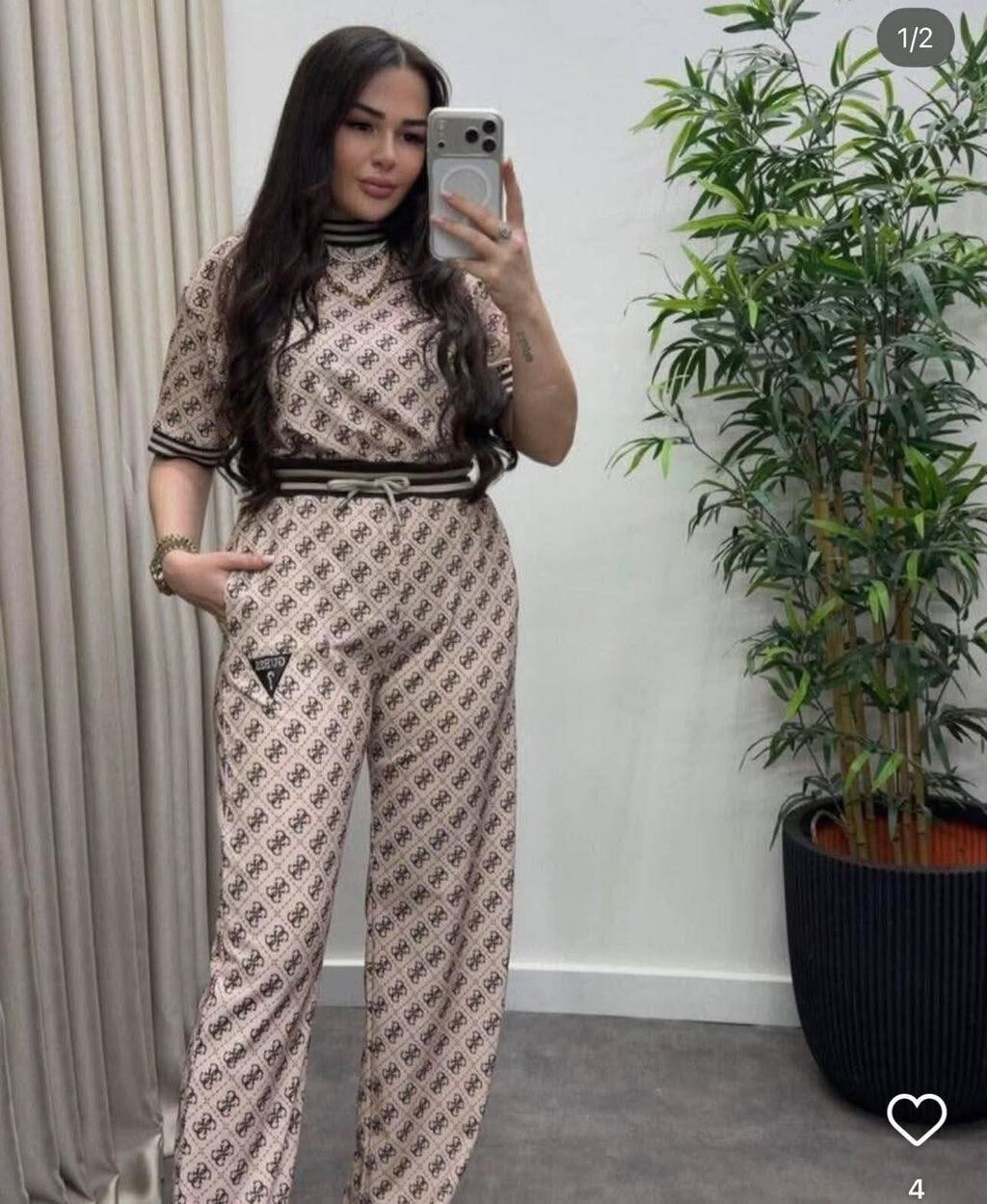Ženski komplet – majica i pantalone sa monogram printom - Dvodijelni
