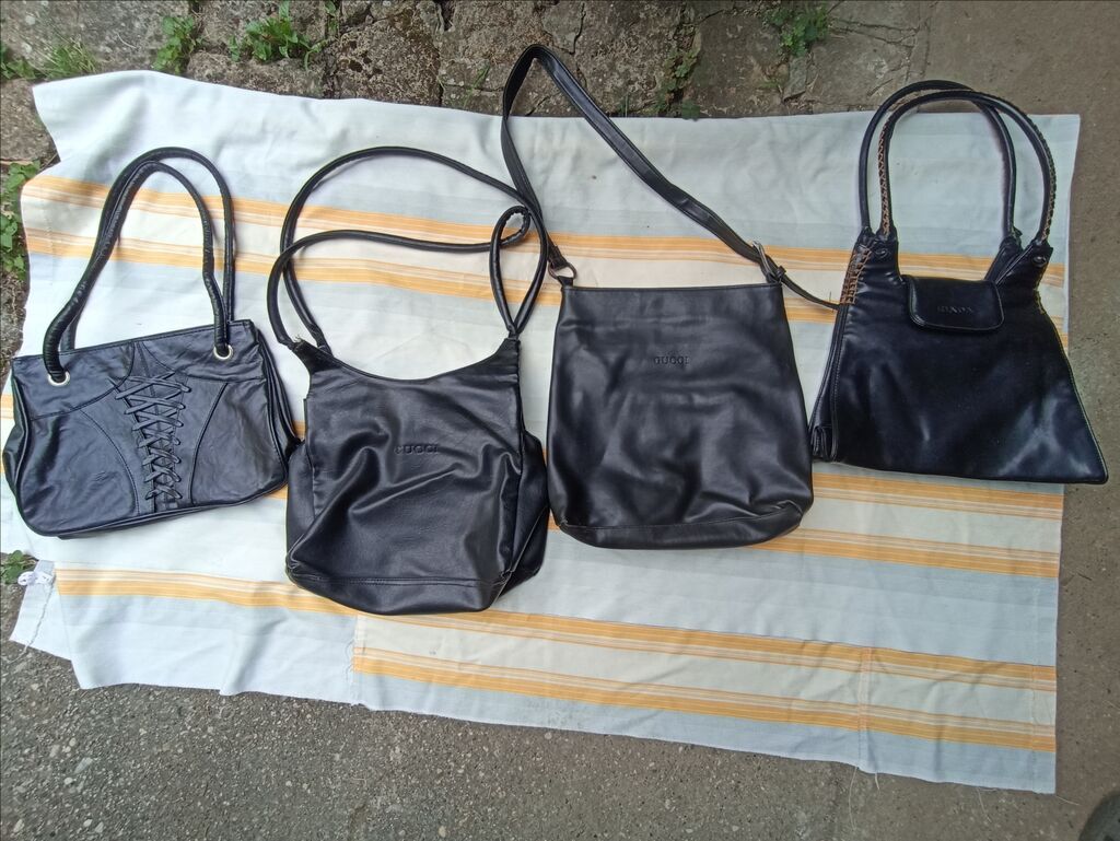 Četri ženske torbice,polovne cena za sve 1500 din