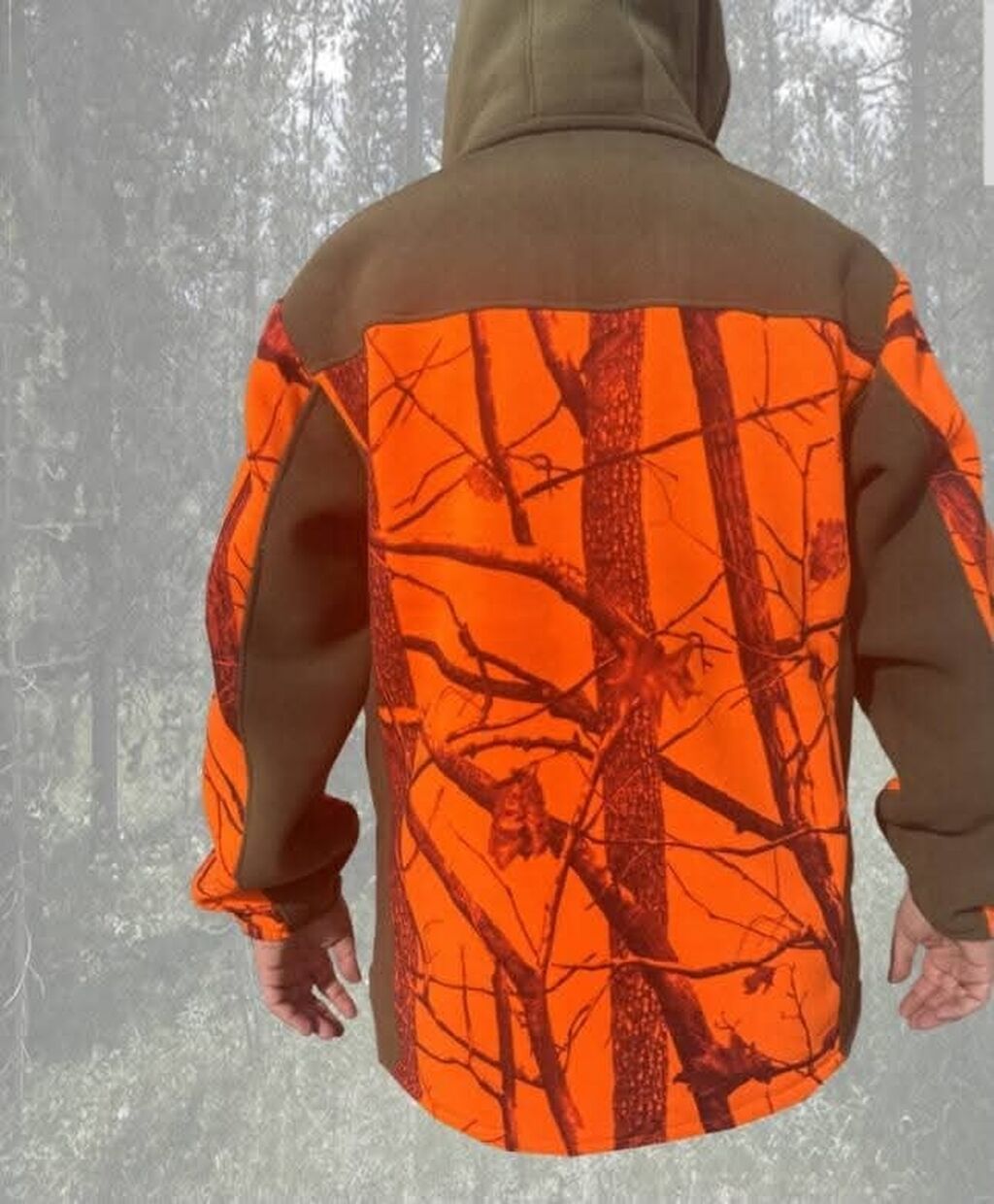 Materijal: 100% polar – topao, lagan i udoban Dva donja džepa za ruke
