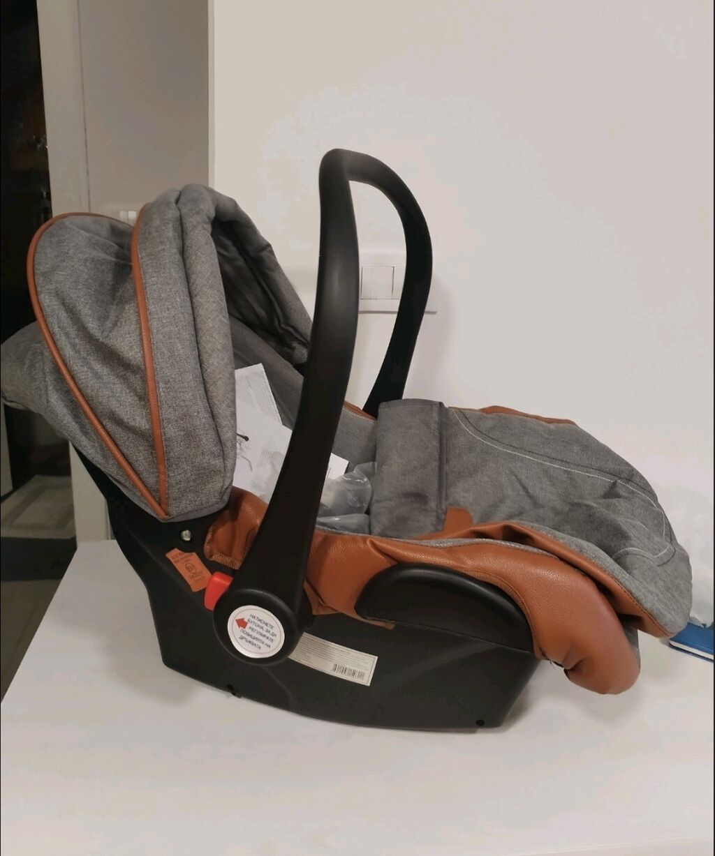 Prodajem auto sediste, jaje, Cangaroo Moni Alma za bebe od 0 do 13 kg