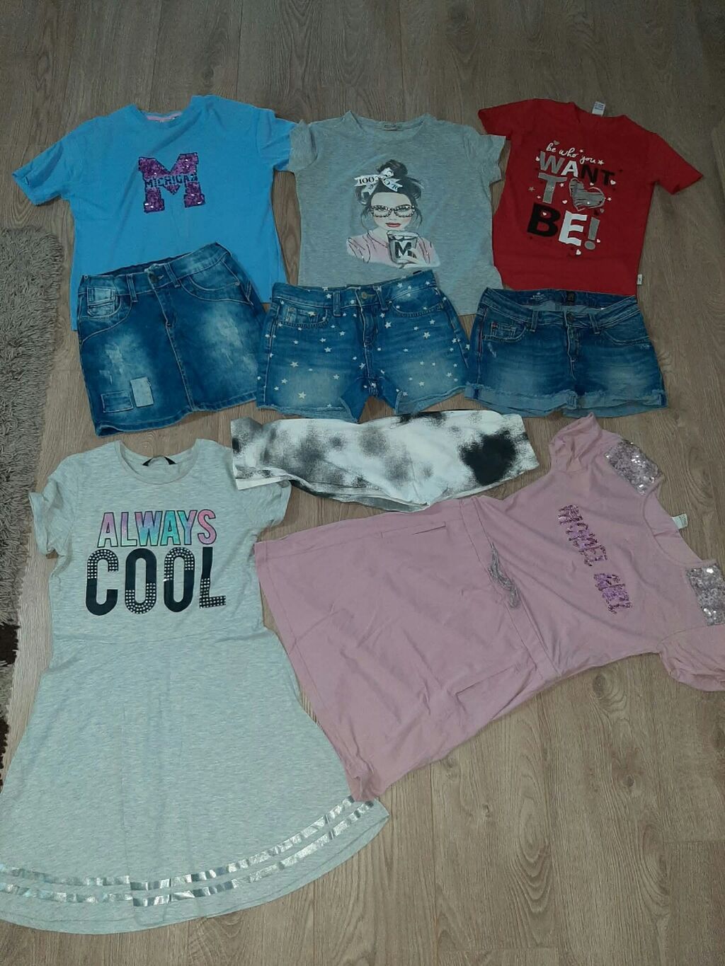 Stvarčice za devojcicu. Veličina 12. Cene od 150 do 600 din. Na paket