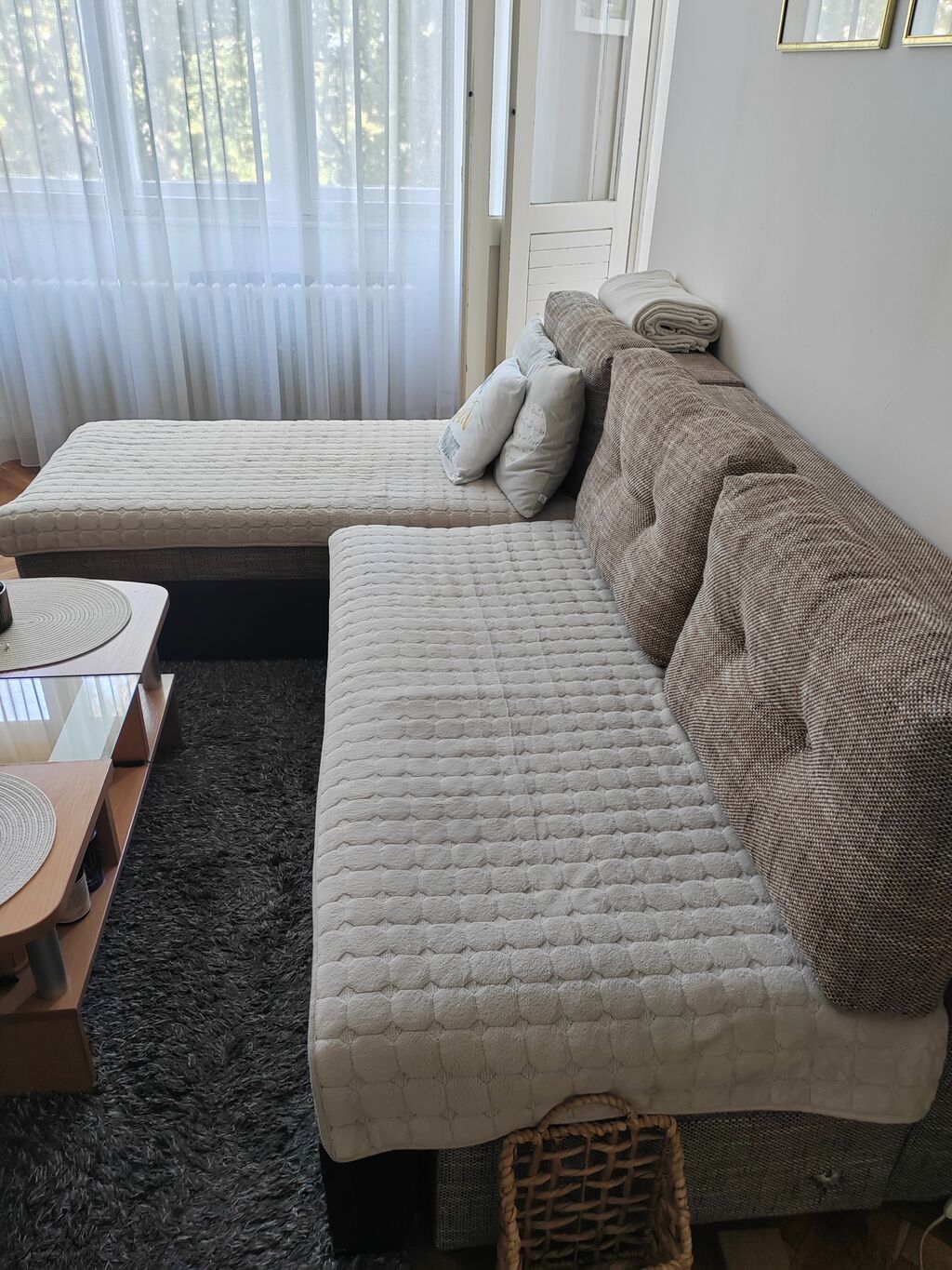 Ugaona garnitura sa ležajem i prostorom za odlaganje - Model: L‑forma