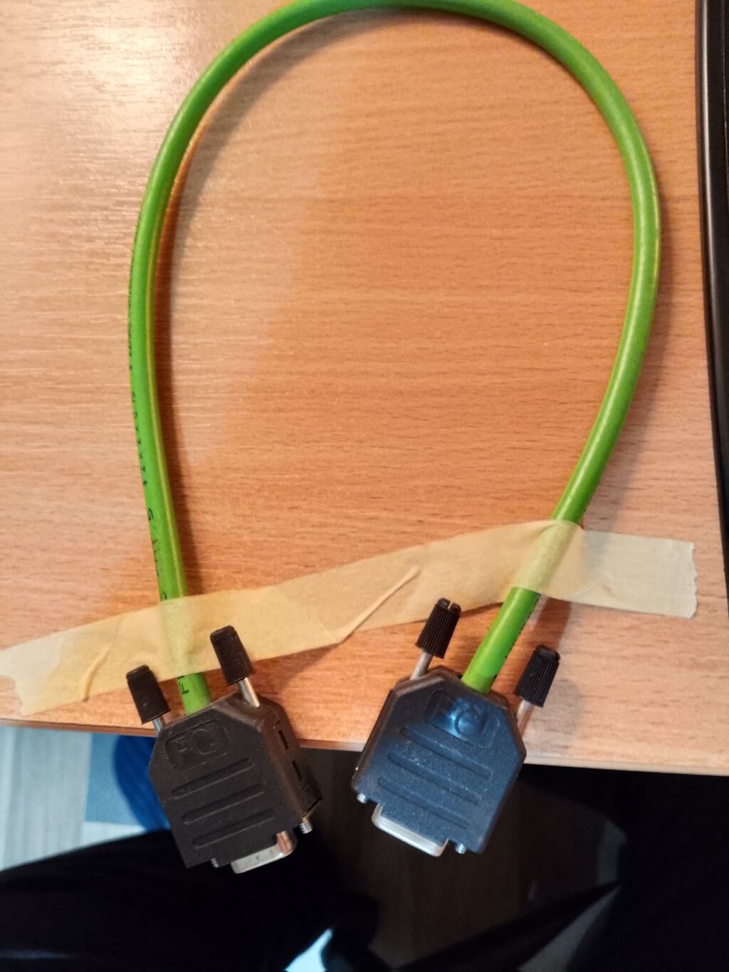 Kabel RS232 serijski DB9 muško–žensko - Konektori: DB9 (DE-9) muški