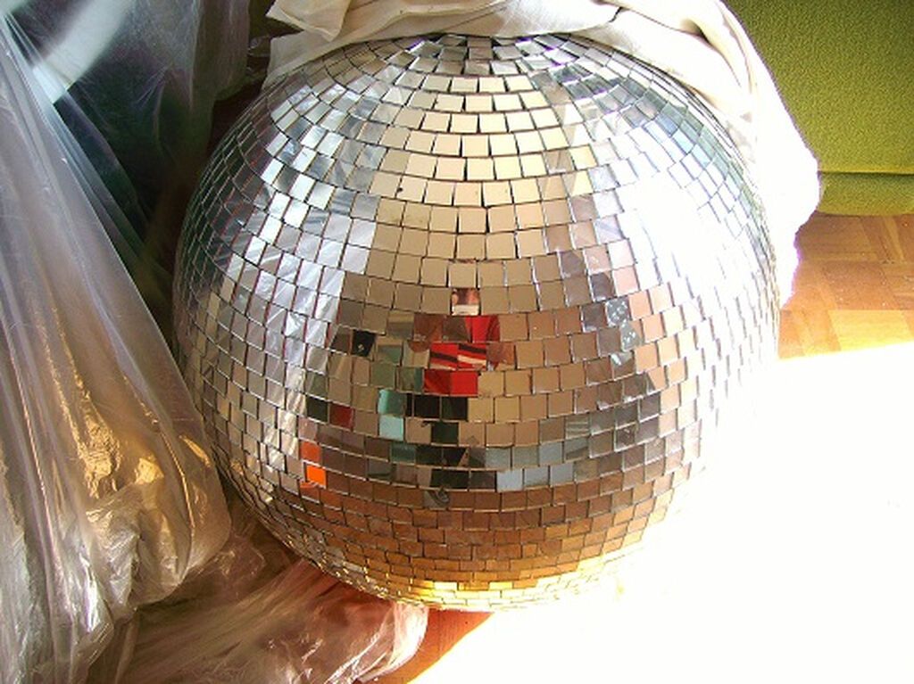 Disko kugla – prečnik 70 cm - Profesionalna ogledalna disko kugla