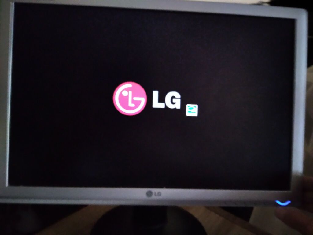 Monitor LG Flatron W 1934S-SNT AEUQQPH 19 ",48 cm.i polovan i