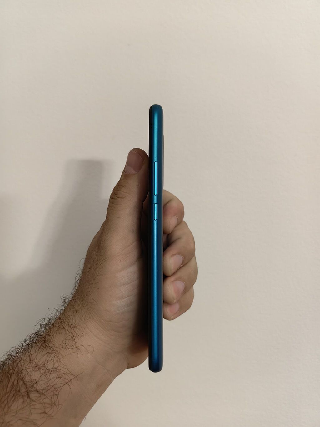 Xiaomi Redmi 9 plavi dual sim otključan za sve mreže. Verzija sa 4/64