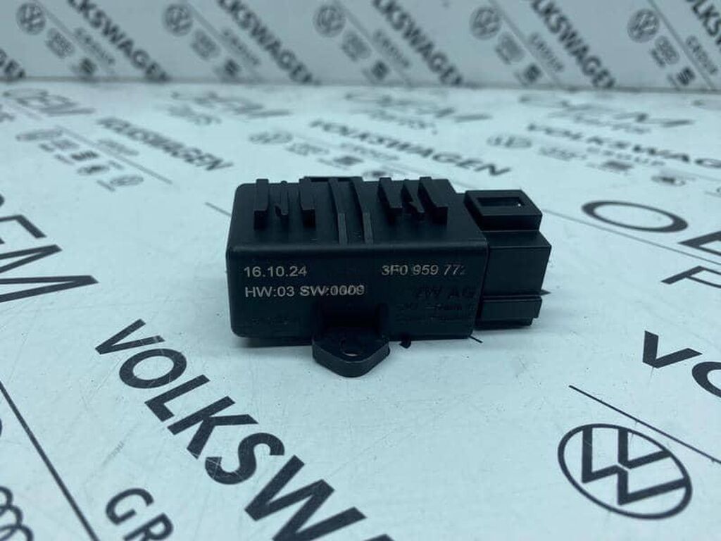 RELEJ / TRANSFORMATOR ZA VOLKSWAGEN TIGUAN, TOURAN, GOLF 7 . - 3F0