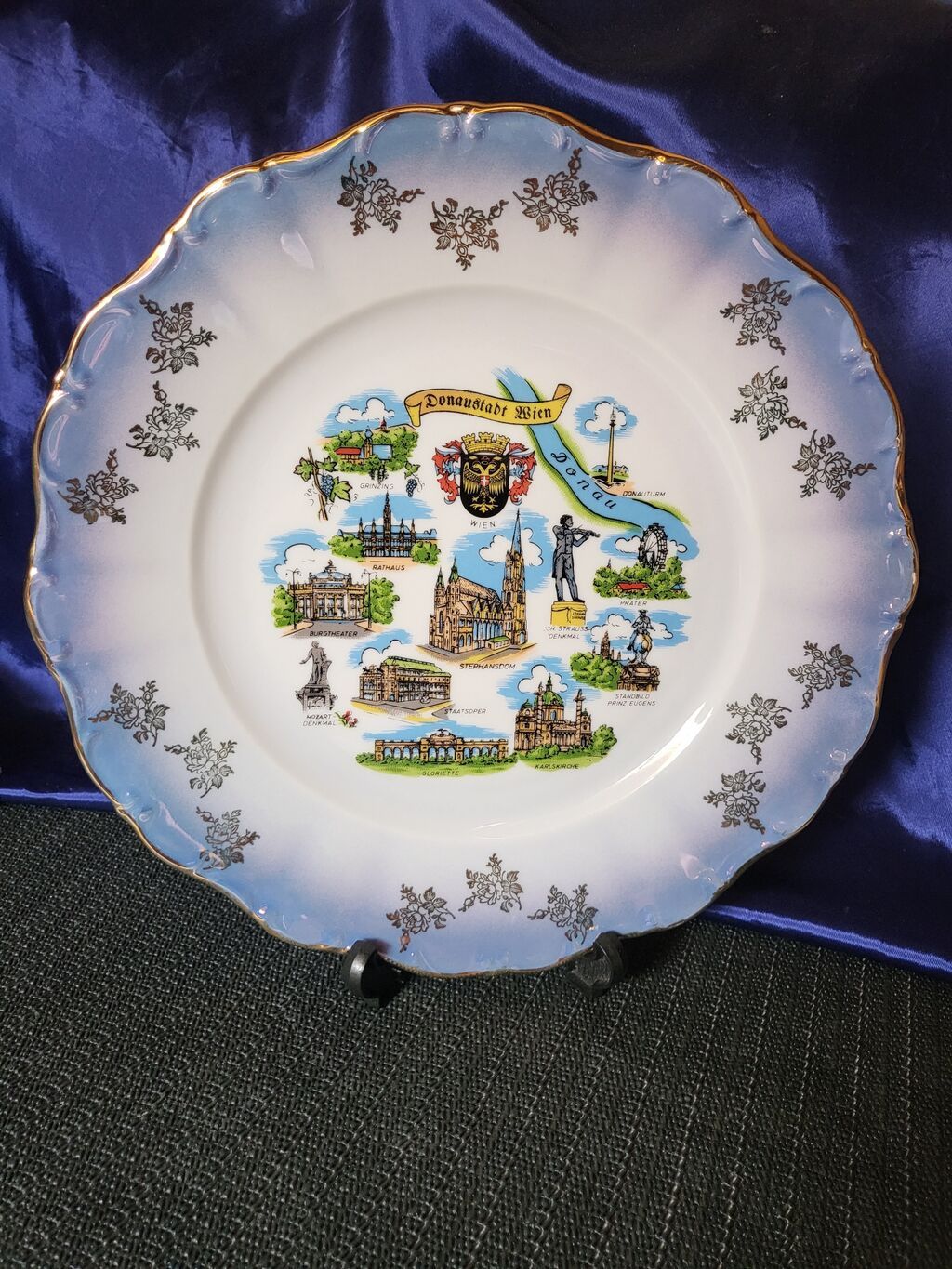 Tanjir za na zid 1949 do 1954god.Seltmann W.Bavarija. Tanjir porcelan
