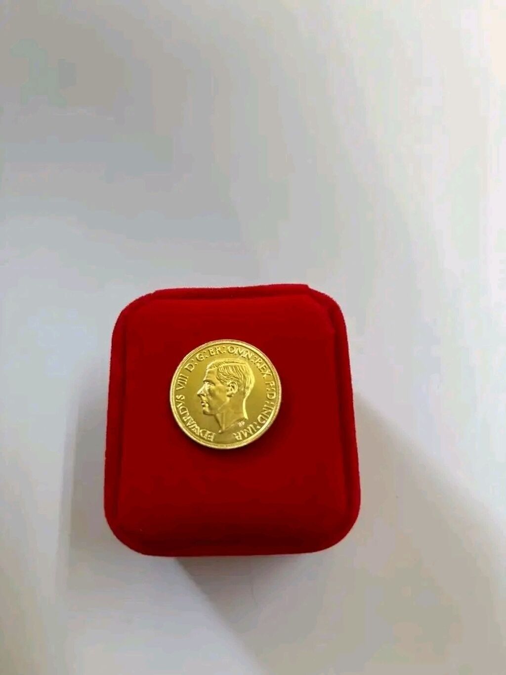 Kralj Edvard VIII godina 1937. Replika. - Upotreba: kolekcionarski