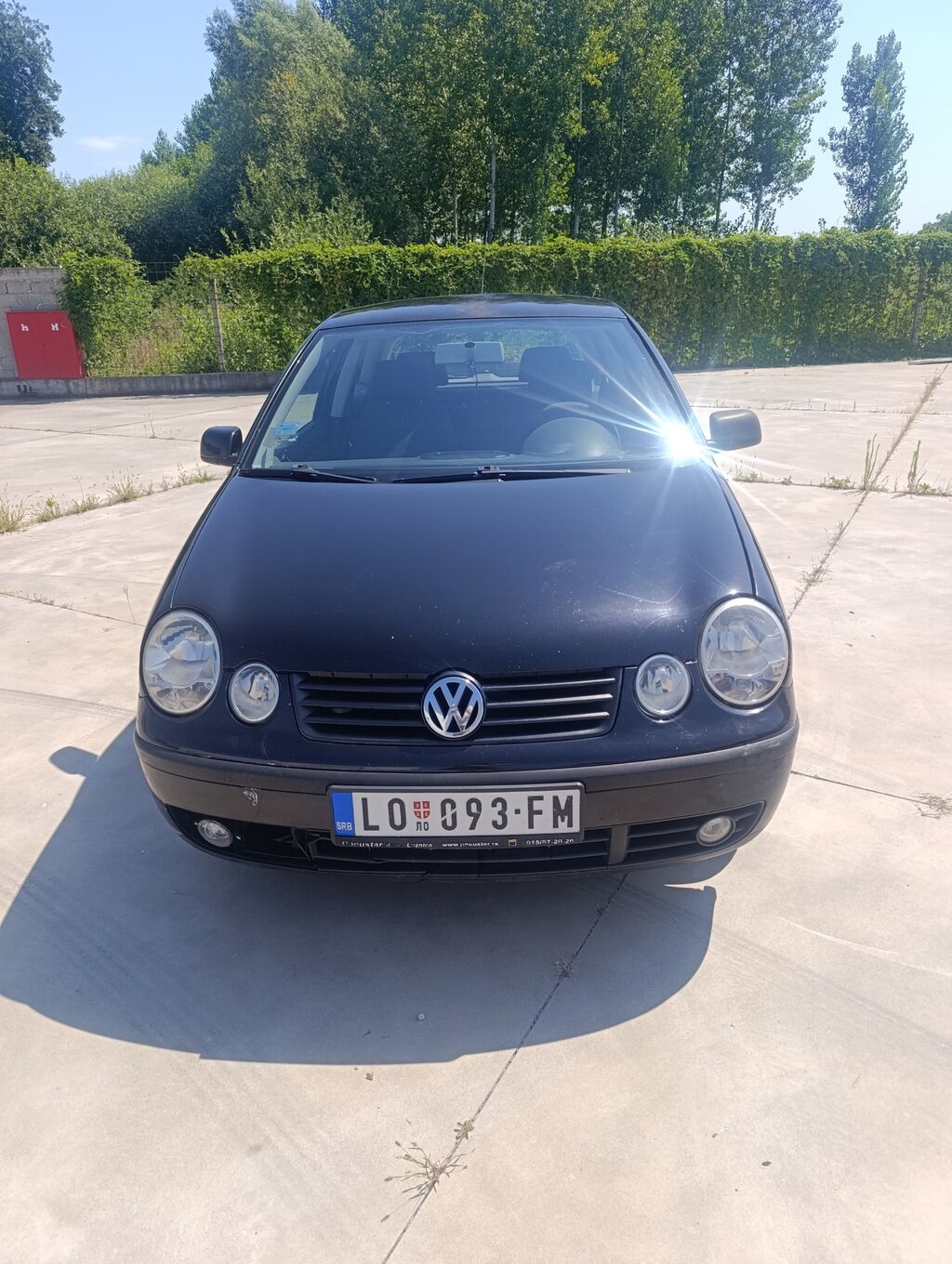 Volkswagen Polo 1.4,plin trovratni hatchback, crna boja. Ključne