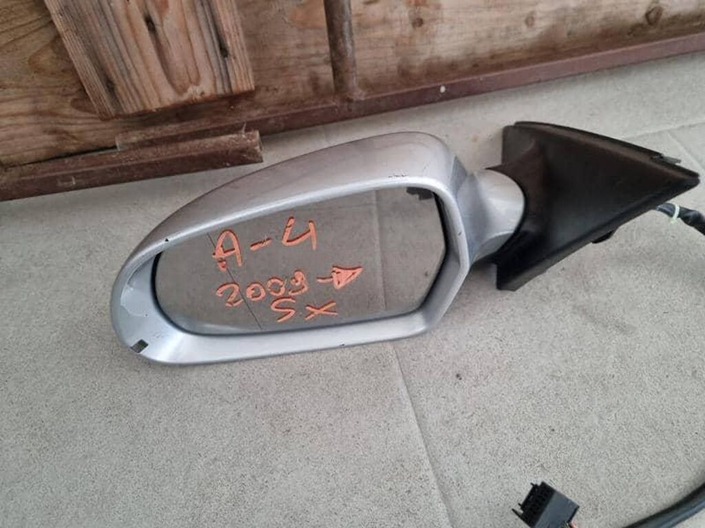 DESNI RETROVIZOR A4 B8 ZA AUDI A4 | saljemo brzom postom ili licno