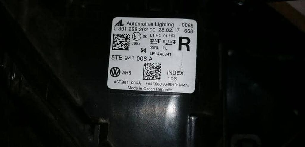 DESNI FAR ZA VOLKSWAGEN TOURAN | Desni halogeni Far sa dijodom turan