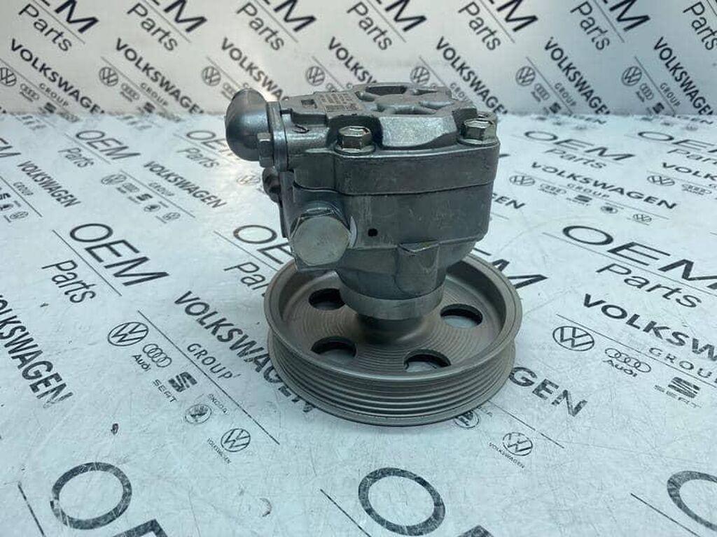 SERVO PUMPA ZA AUDI A4, A5 - 8K0 145 153 F | Servo pumpa za Audi A4