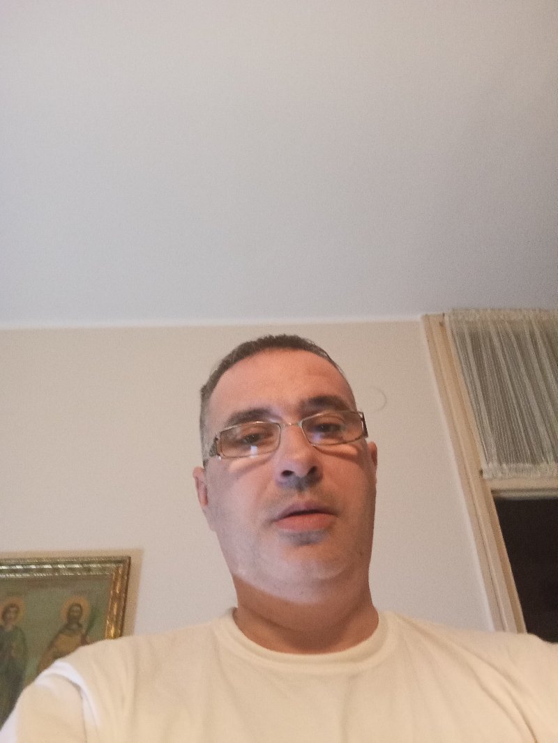 Zelim upoznati skromnu devojku radi ozbiljne veze