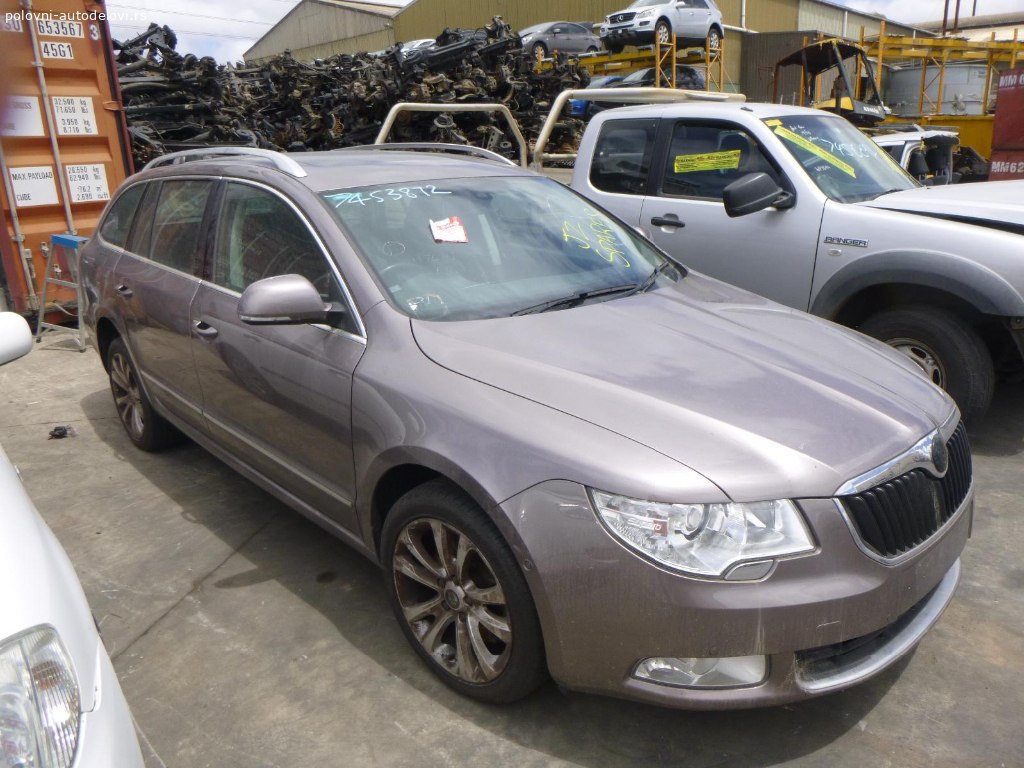 SUPERB OCTAVIA ROOMSTER PRAKTIK YETI FABIA KAROQ CITIGO