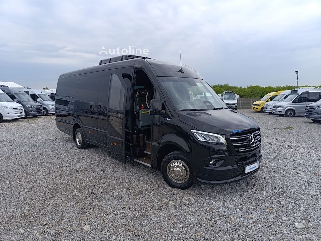 Novi Mercedes-Benz Sprinter 519 putnički minibus