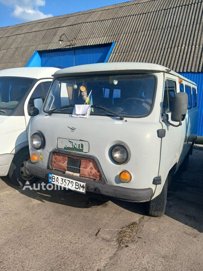 UAZ 2206 putnički minibus