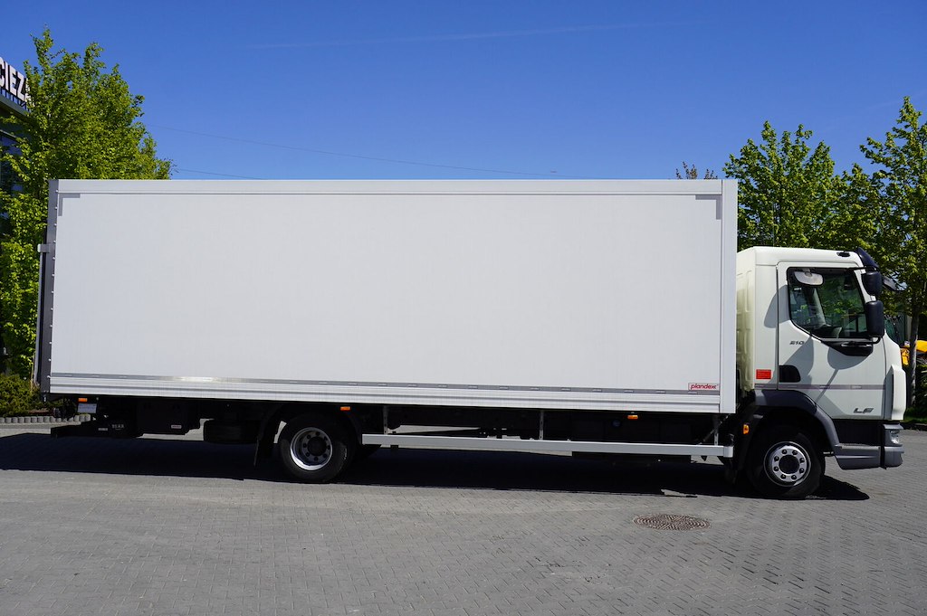 DAF LF 12.210 18-pallet container with tail lift / 50 tho. km / 2024 kamion furgon