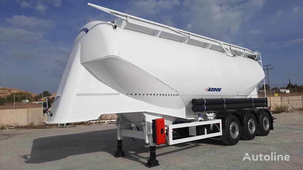 Nova Ardor SVM39 cisterna za prevoz cementa