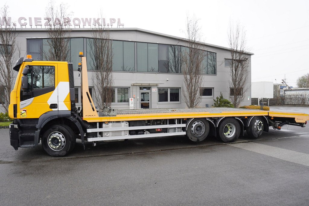 IVECO Stralis 420 8x2 / Fiault tow truck superstructure / 2 steering a šlep auto
