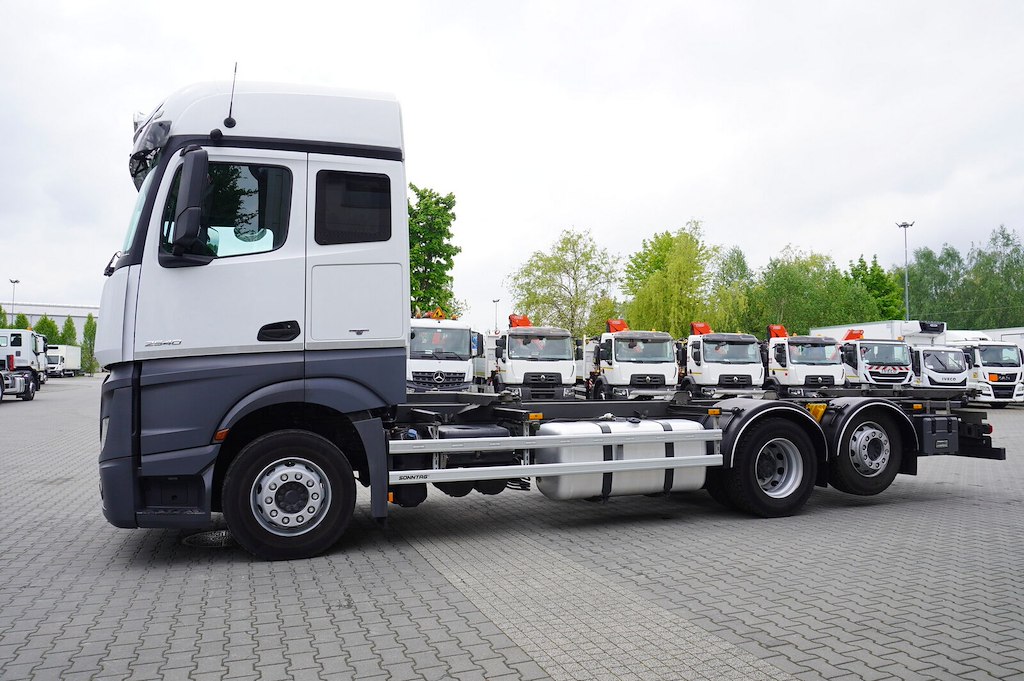 Mercedes-Benz Actros 2540 6×2 / 80 tho. km! / 5-seater cab! / BDF / 6 units vozilo za prevoz kontejnera