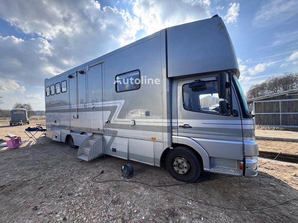 Mercedes-Benz Atego kamion za prevoz konja