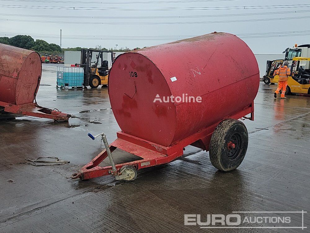 Prodaje se Traier Engineering prikolicu cisternu za gorivo na aukciji
